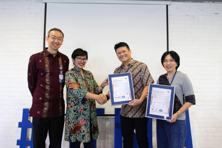 BCA Raih Sertifikasi ISO 27001:2022 untuk Keamanan Data BCA Raih Sertifikasi ISO 27001:2022 untuk Keamanan Data