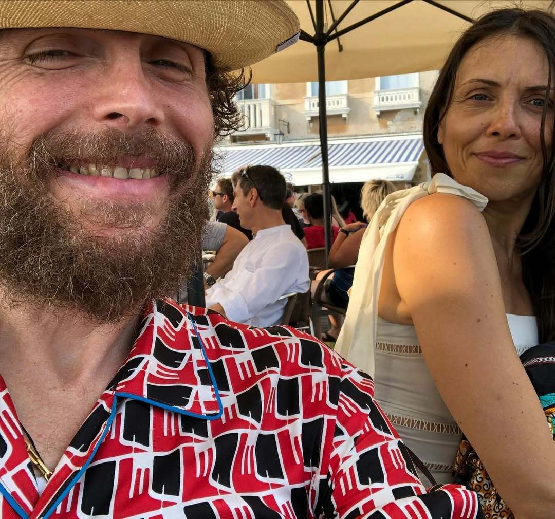 Jovanotti ospite stasera a Belve: la moglie Francesca Valiani, la ...