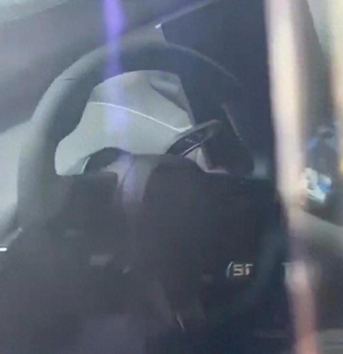 小米YU7硬刚特斯拉Model Y，尊界S800搭华为科技