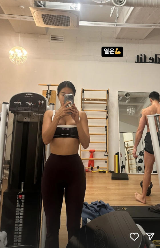 62kg 제이제이, 초밀착 글래머 셀카 보니..핫한 볼륨감 제대로
