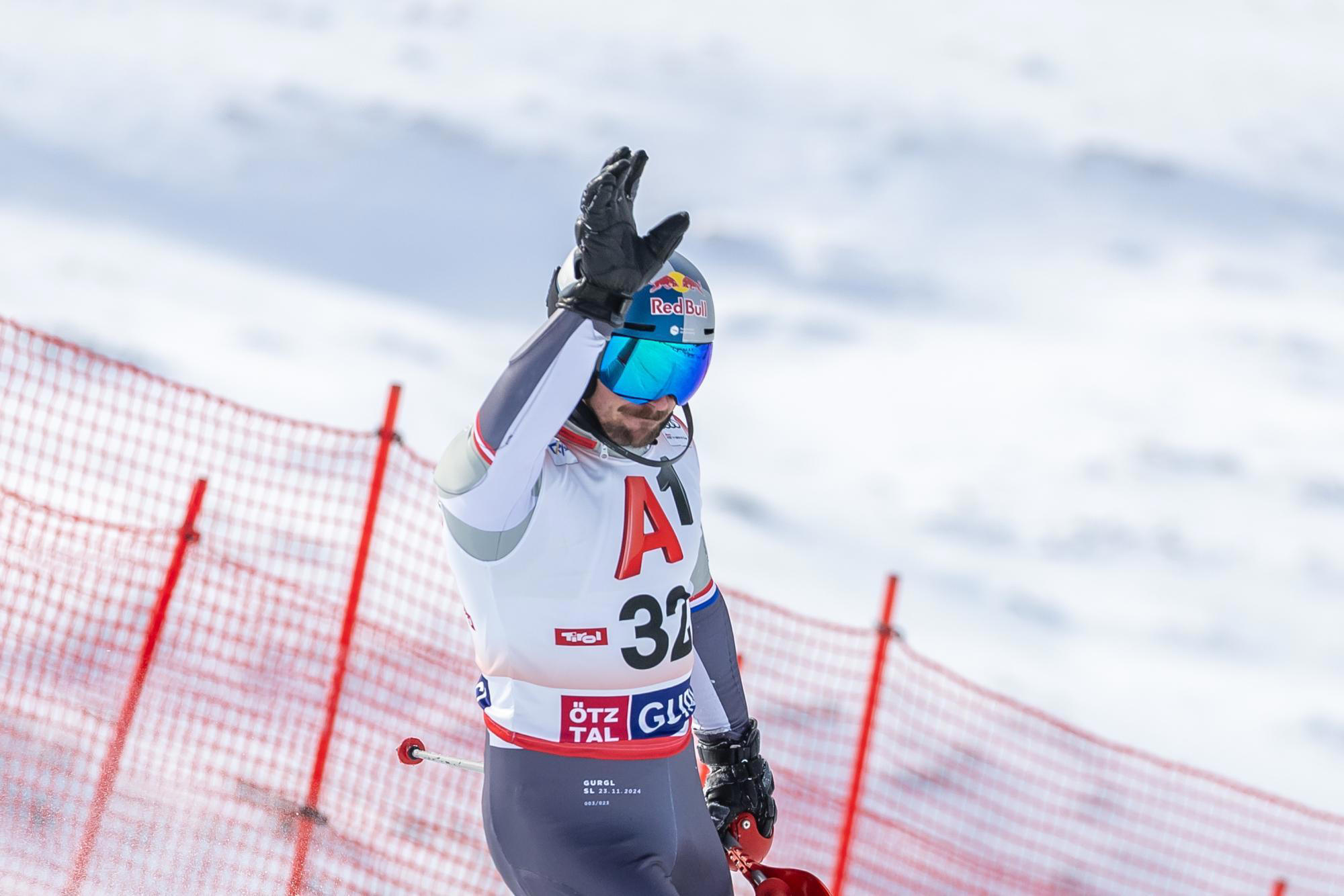 Schwer verletzt: Ski-Superstar Marcel Hirscher droht endgültiges ... Schwer verletzt: Ski-Superstar Marcel Hirscher droht endgültiges ...