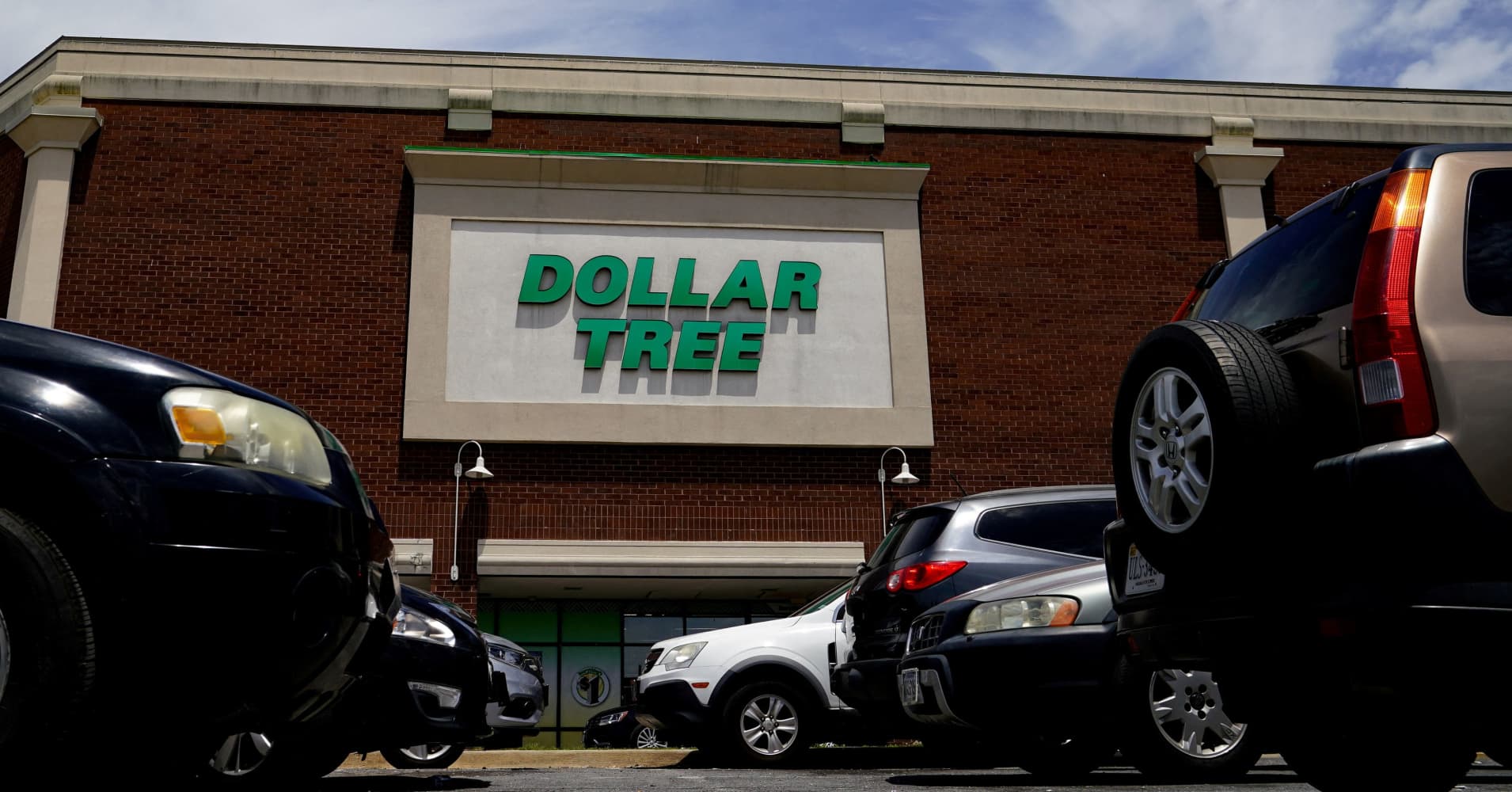 Dollar Tree says it's winning over higher-income shoppers and may ...