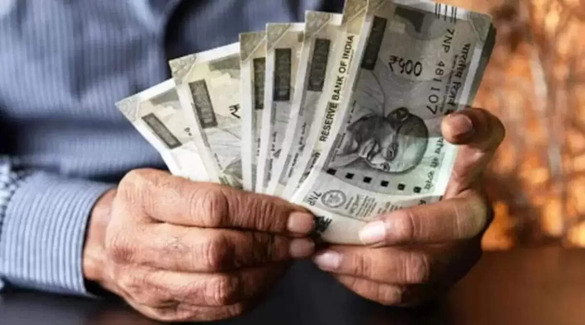 How much salary does a UP Police constable get every month, how much ...