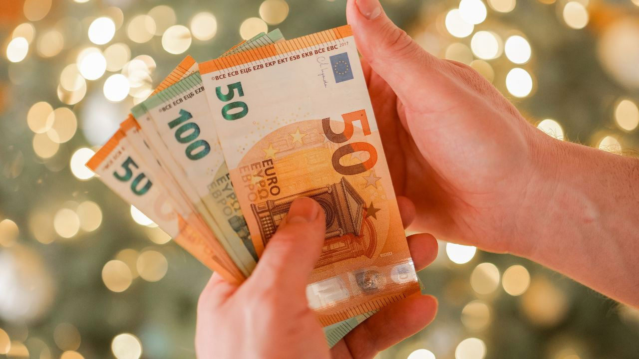 CAF : je vais toucher la prime de Noël 2024, dois-je la déclarer aux ... CAF : je vais toucher la prime de Noël 2024, dois-je la déclarer aux ...