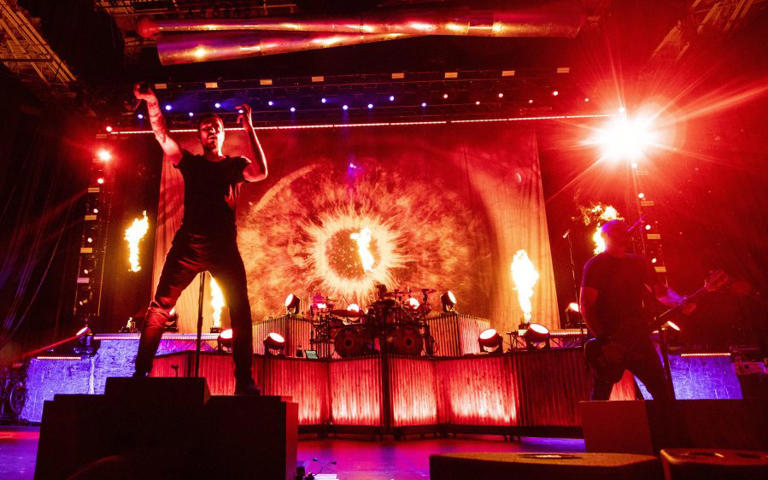 ‘Awaken the Fallen Tour’ featuring Breaking Benjamin, Staind, and Wage ... ‘Awaken the Fallen Tour’ featuring Breaking Benjamin, Staind, and Wage ...