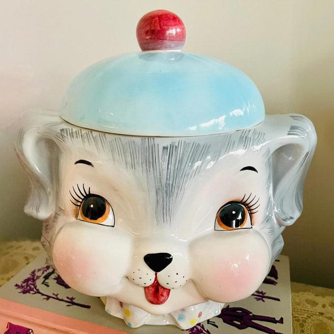8 vintage cookie jars to look for at the thrift store