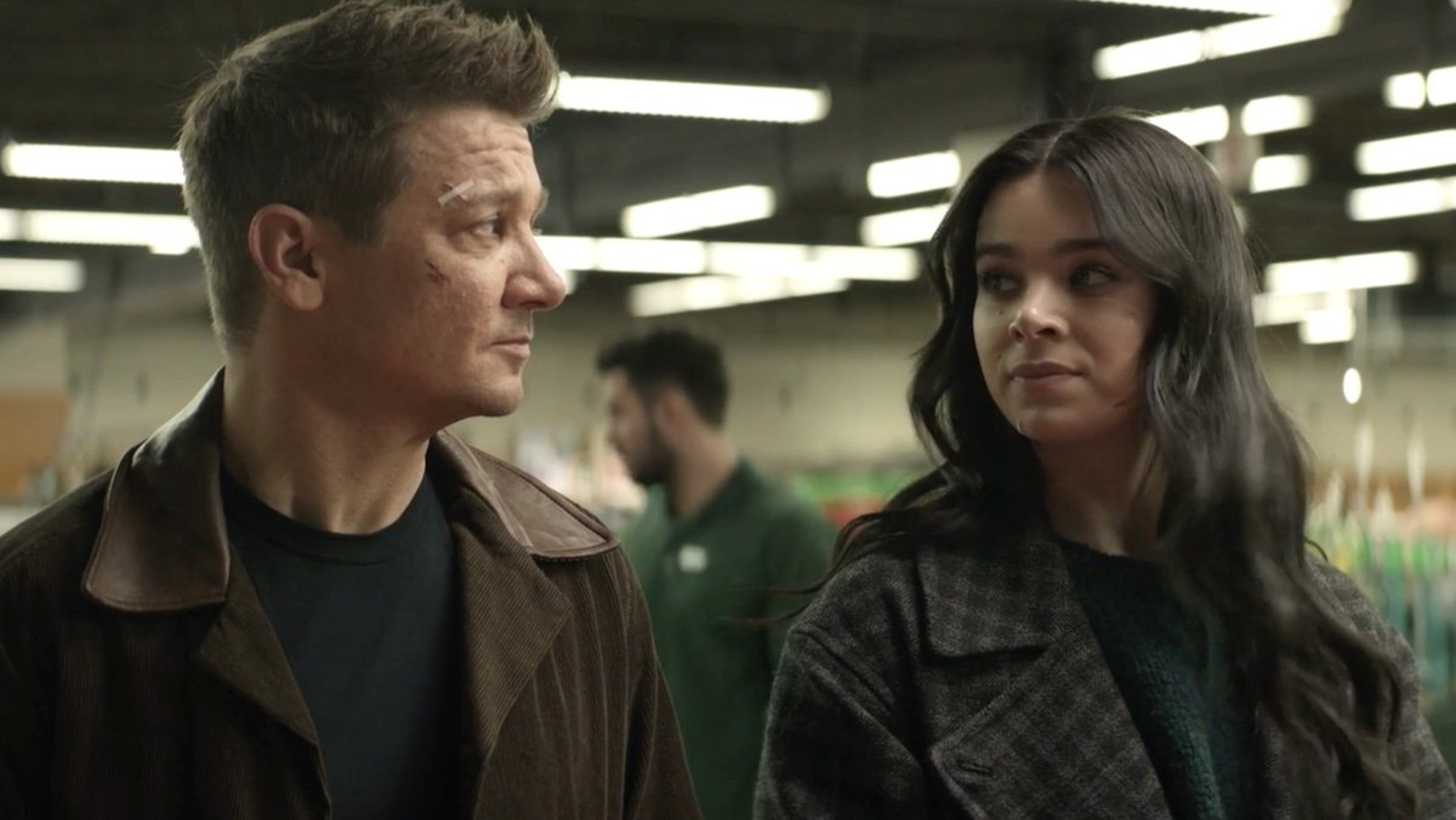 Jeremy Renner Claims Disney Offered 1/2 His Initial HAWKEYE Salary for ...