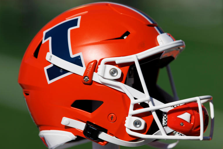 Illinois football lands first in-state high school prospect since ...