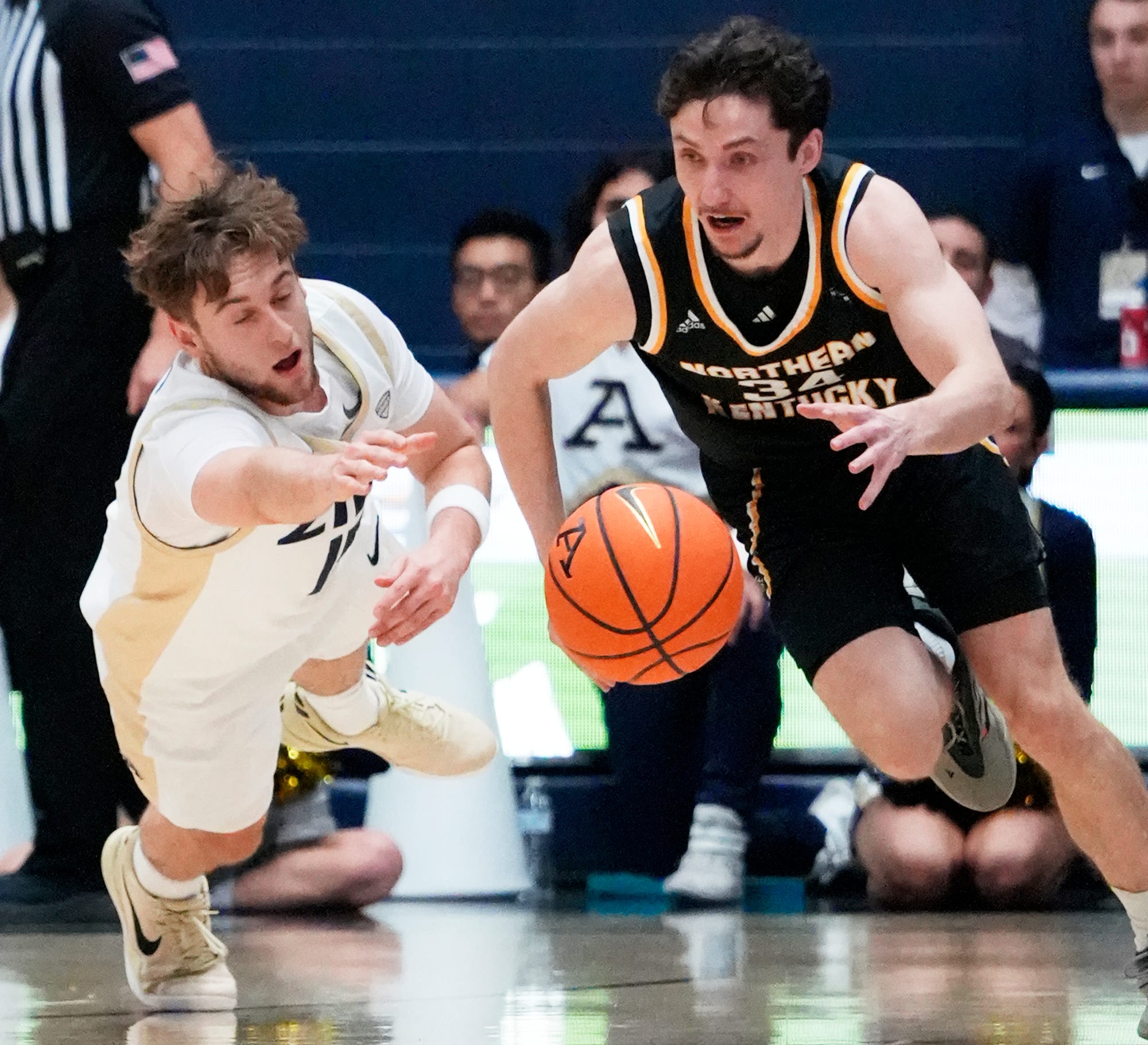 Dec. 2-8, 2024: University of Akron Zips dominate opponents in ...