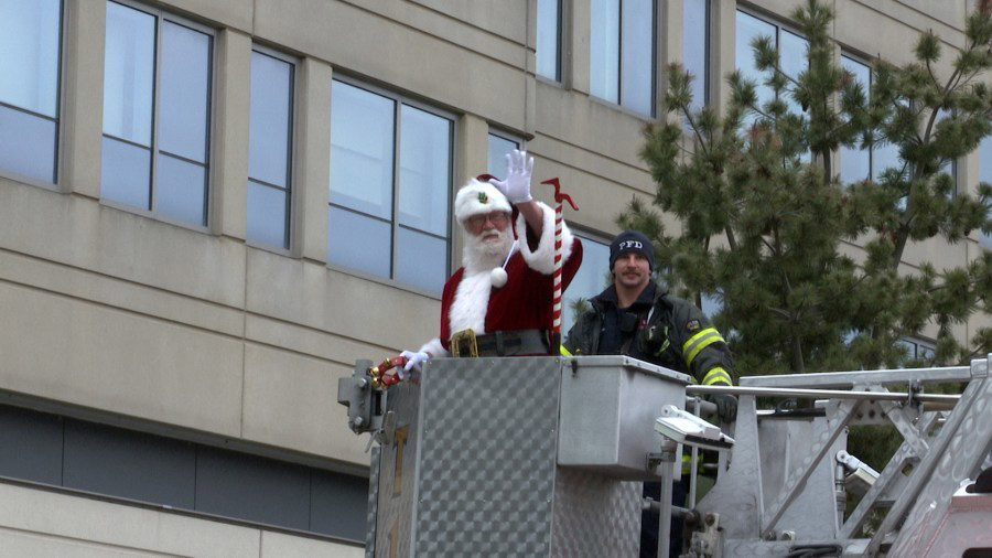 WMBD acts as donation drop off for Santa Bill WMBD acts as donation drop off for Santa Bill