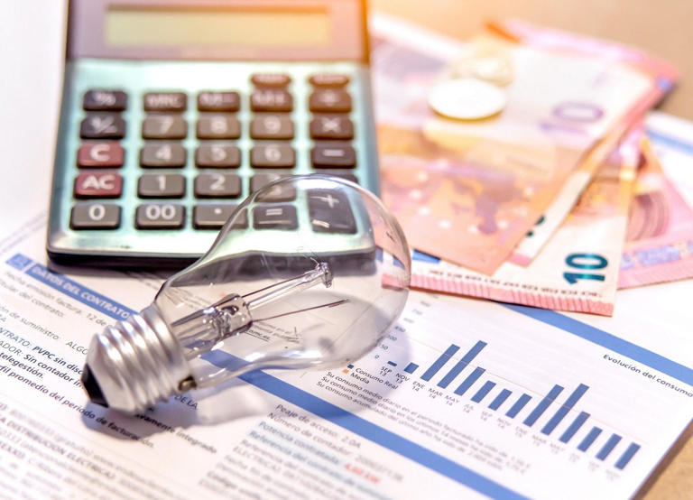 Ρεύμα: Σταθερό το πράσινο της ΔΕΗ για το Δεκέμβριο
