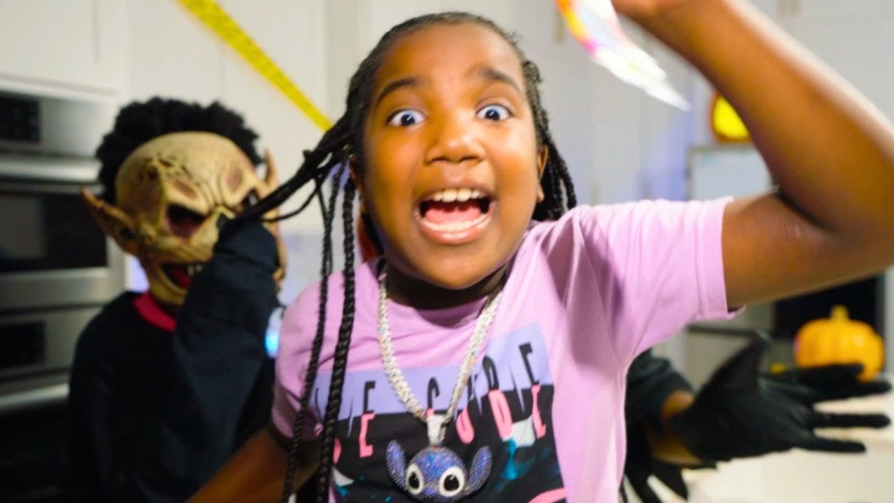 Itsparis Spooky Outside Feat Big E Official Music Video