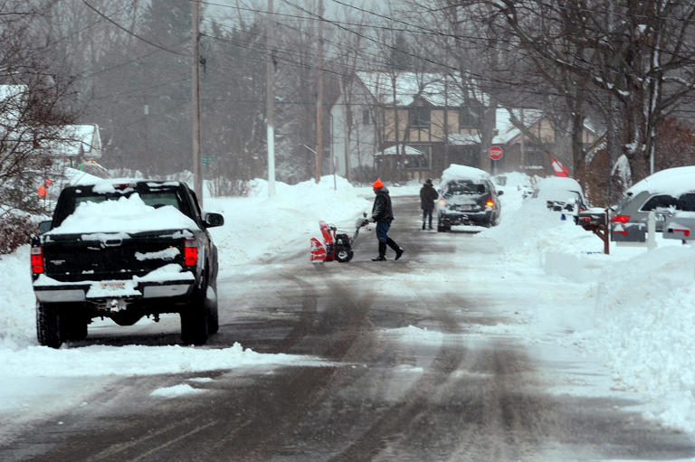 Lake effect snow warning, storm watches issued for New York. See latest ...