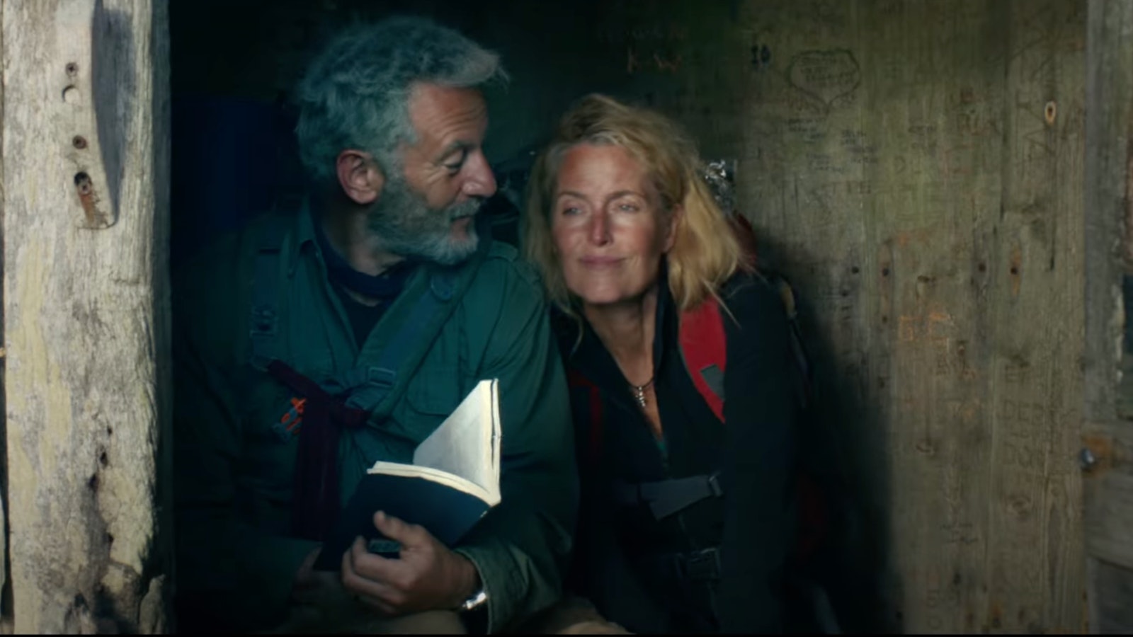 Jason Isaacs And Gillian Anderson Share A Walk To Remember In The Salt ...