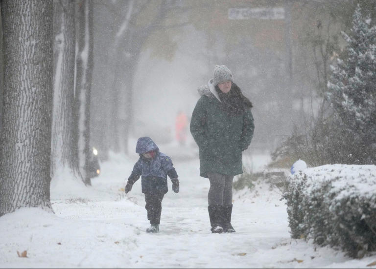 Between 3 to 6 inches of snow could impact Thursday and Friday commutes ...