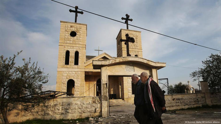 Syria: HTS Islamists pledge to show tolerance for minorities