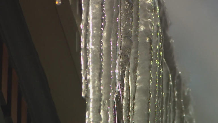 Minnesota, Wisconsin schools closed Tuesday due to extreme cold