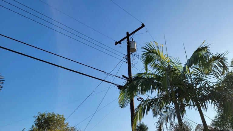 Brief power outages affects more than 4,000 SDG&E customers in La Mesa ... Brief power outages affects more than 4,000 SDG&E customers in La Mesa ...