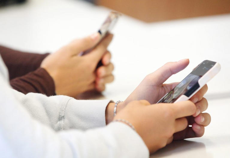 New efforts aim to ban student cell phone use in Missouri classrooms New efforts aim to ban student cell phone use in Missouri classrooms