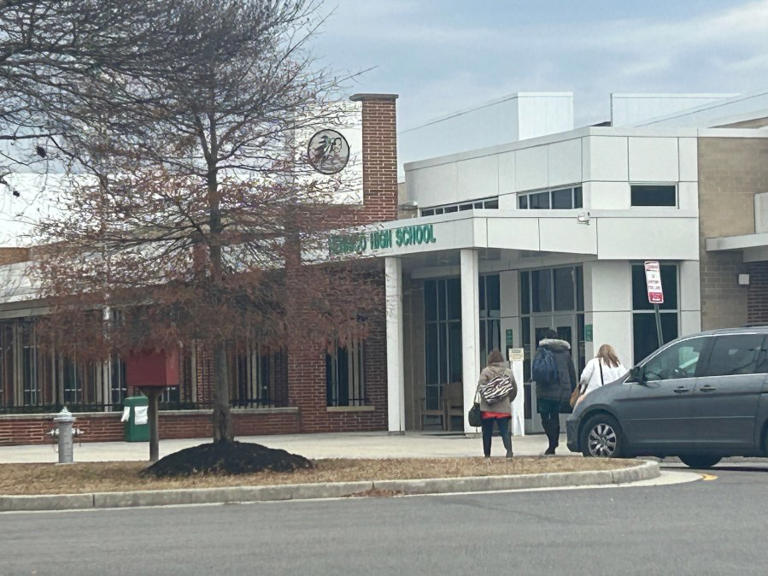 Police continue investigation into stabbing at Henrico High School Police continue investigation into stabbing at Henrico High School