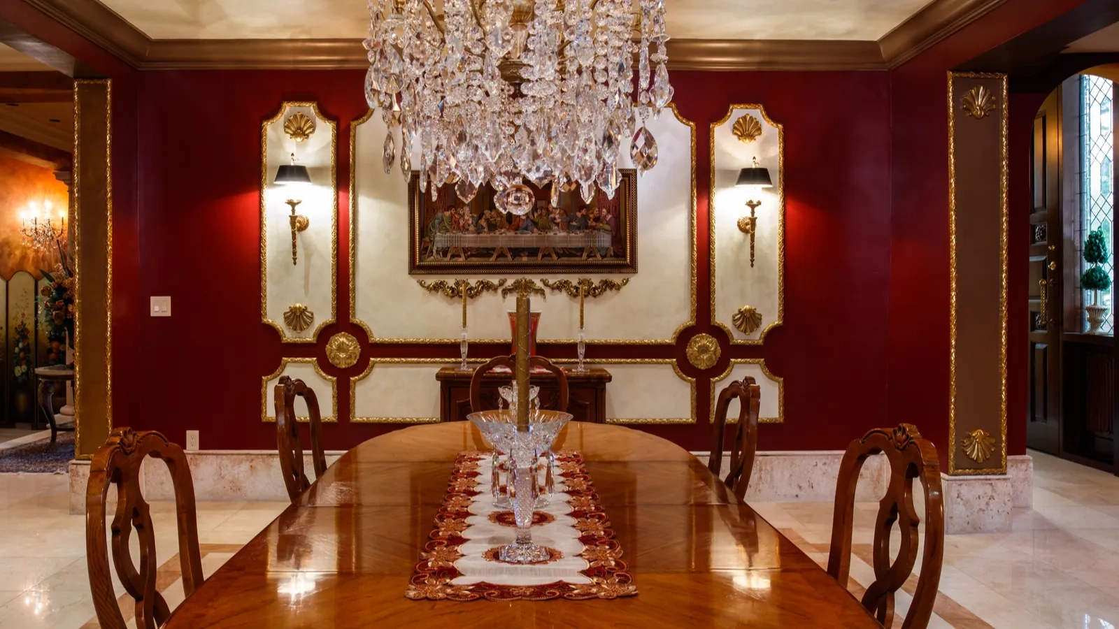 Striking Red Accents to Transform Your Dining Room Striking Red Accents to Transform Your Dining Room