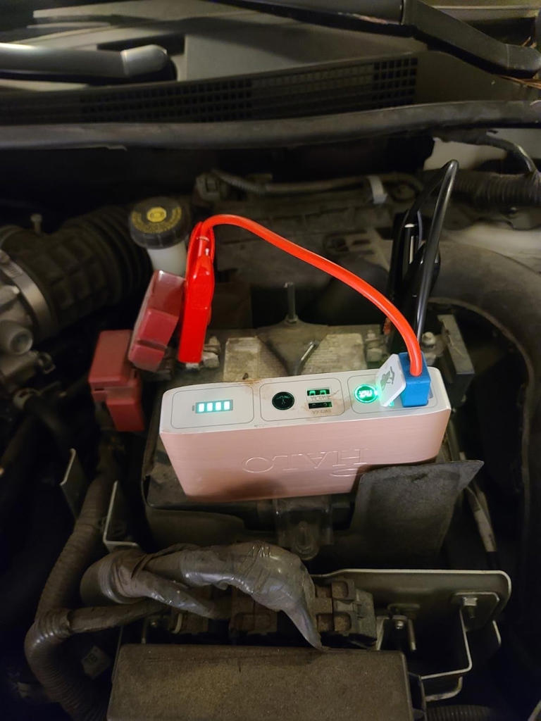 Keep This Portable, Rechargeable Jump Starter In Your Car For Roadside ...