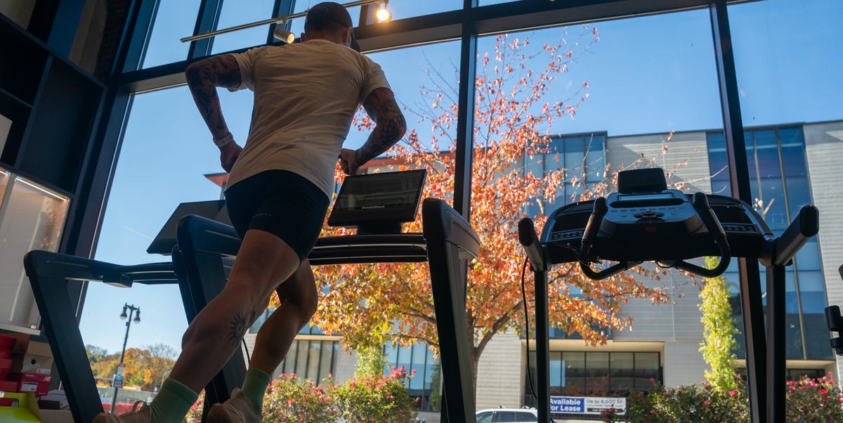 Score a 5K PR With This 4-Week Treadmill Training Plan