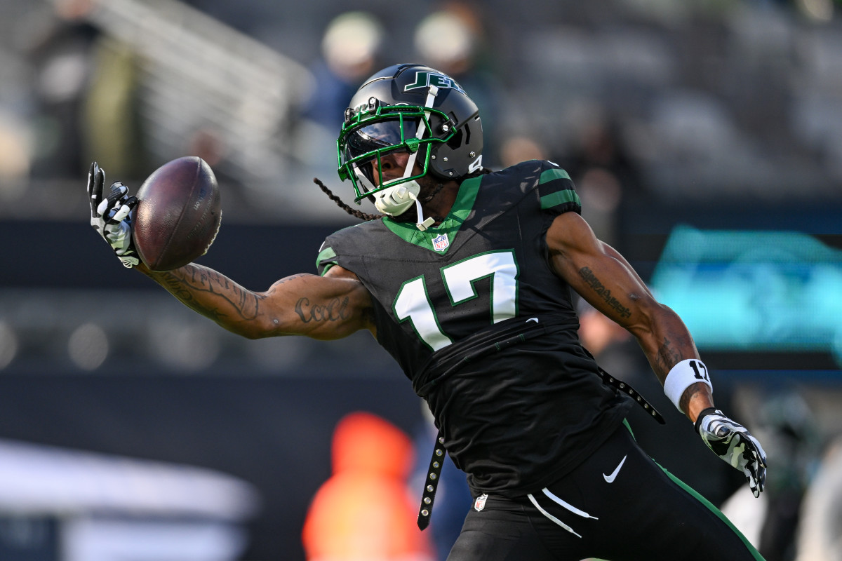 Davante Adams Could Fit Bills After Release From AFC East Rival