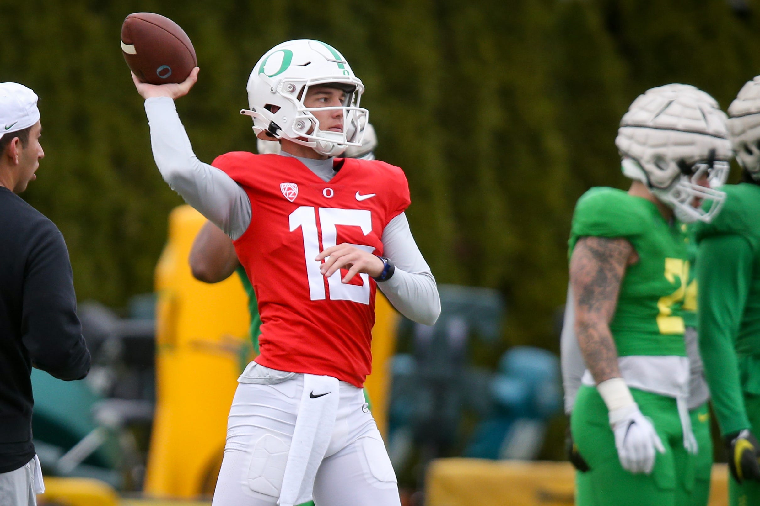 Austin Novosad turning heads in QB competition for Oregon football