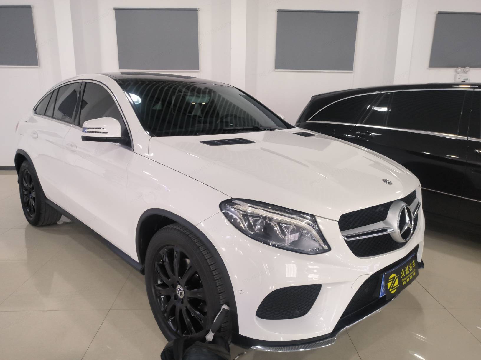 奔驰 奔驰GLE轿跑 2018款 GLE 320 4MATIC 轿跑SUV实拍图