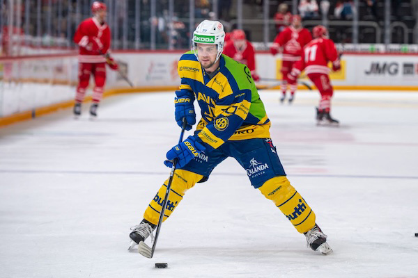 SM-liigan viime kauden maalikuningas palaa kahdeksan viikon tauon jälkeen SM-liigan viime kauden maalikuningas palaa kahdeksan viikon tauon jälkeen