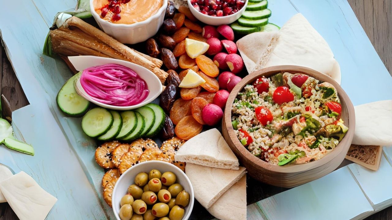 20 Easy Potluck Dishes That Always Disappear First