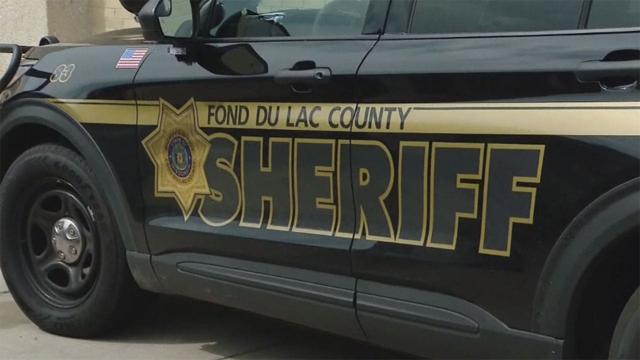Fond du Lac snowmobile crash; man struck tree, thrown from vehicle