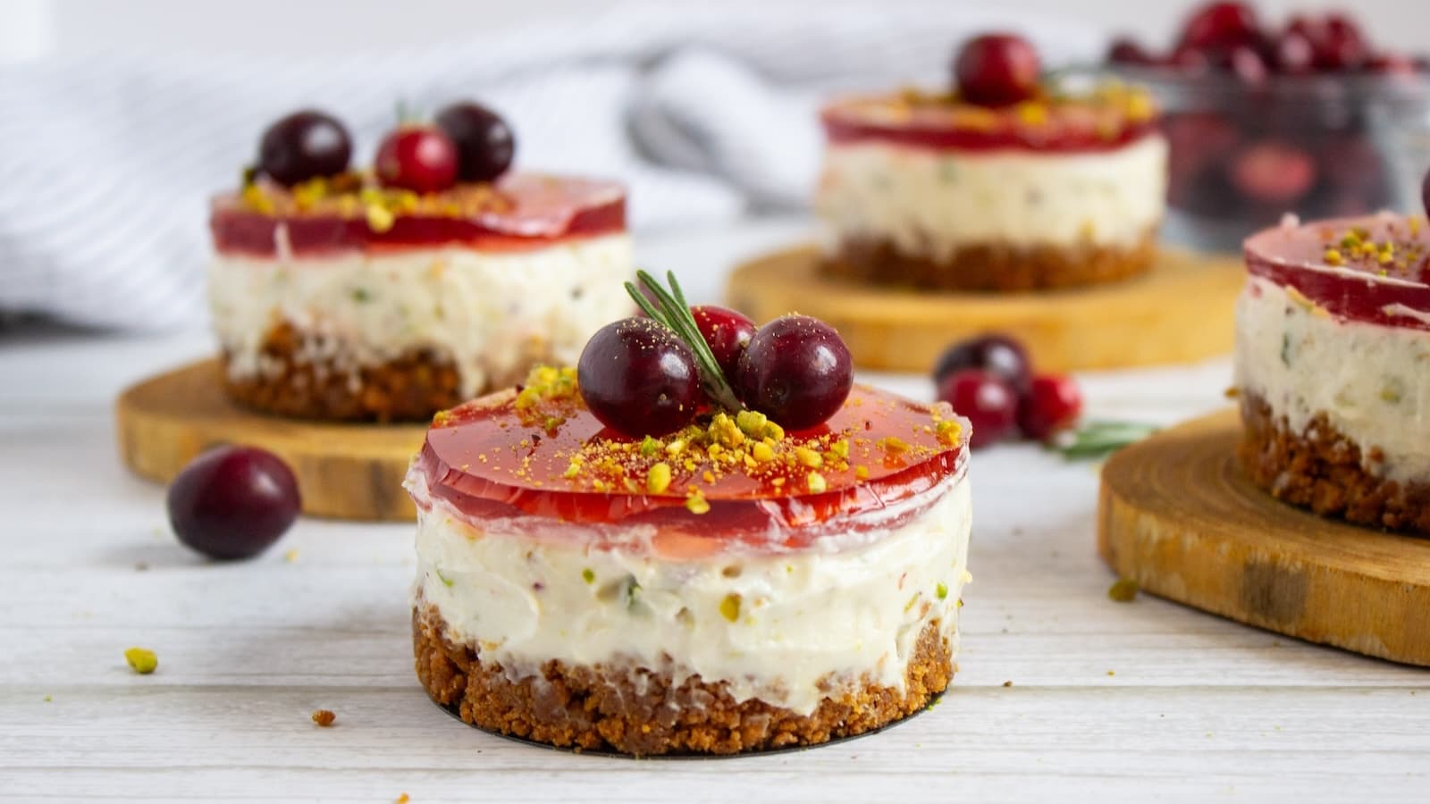 15 Beautiful Mother's Day Dessert Ideas Without The Fancy Price Tag