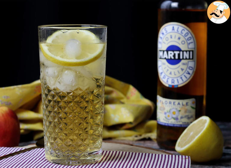 Alcoholvrije martini spritz, een zoete, bloemige cocktail voor het ...