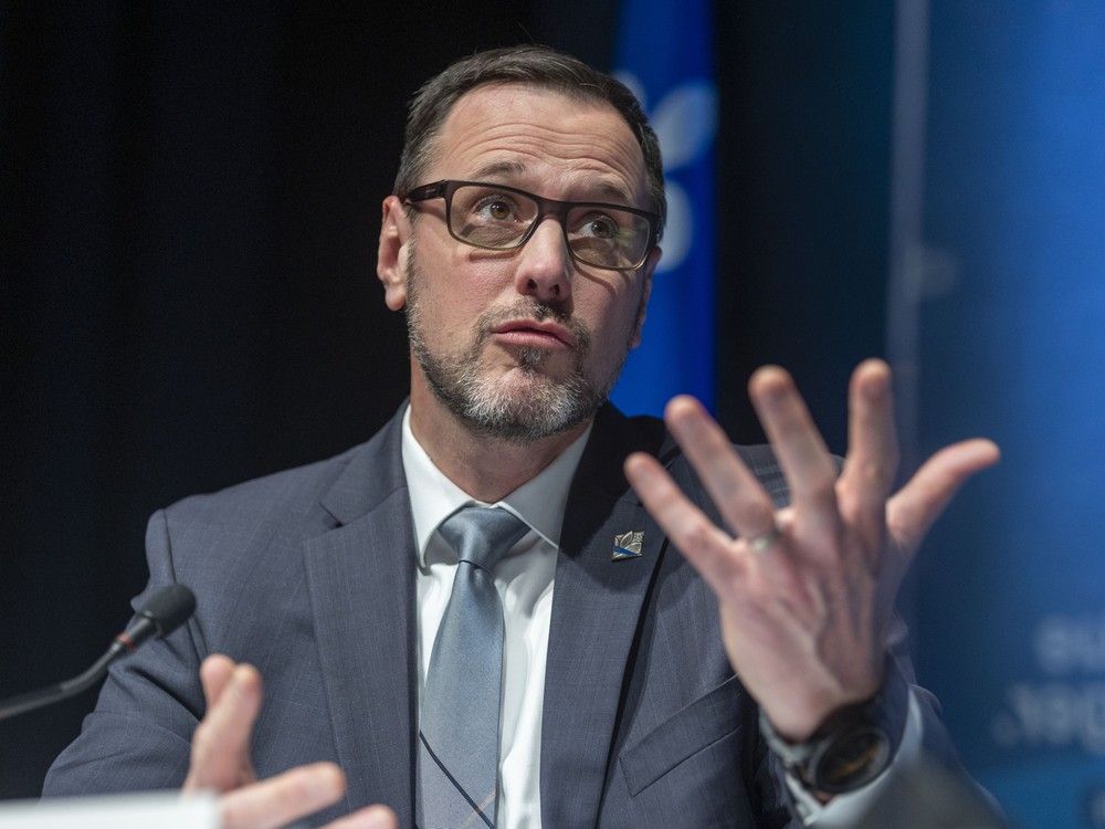 Quebec invests $10 million to reopen francization classes