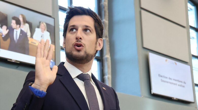 Le ministre-président wallon Adrien Dolimont (MR) critique également ...