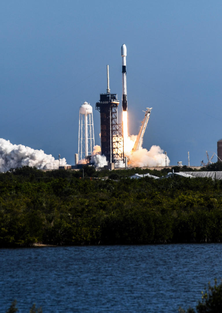 SpaceX launches SiriusXM satellite on sunny Thursday from NASA's Kennedy Space Center