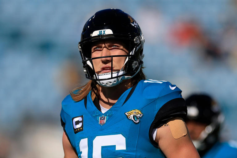 Trevor Lawrence has shoulder surgery: How soon before Jacksonville ...