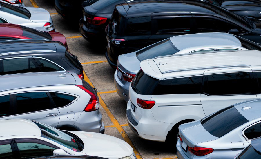 How Texans can avoid parking lot crashes, thefts this holiday season How Texans can avoid parking lot crashes, thefts this holiday season