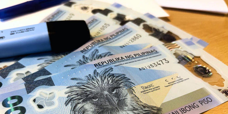 Philippine stocks rise, peso weakens in first trading day of 2026