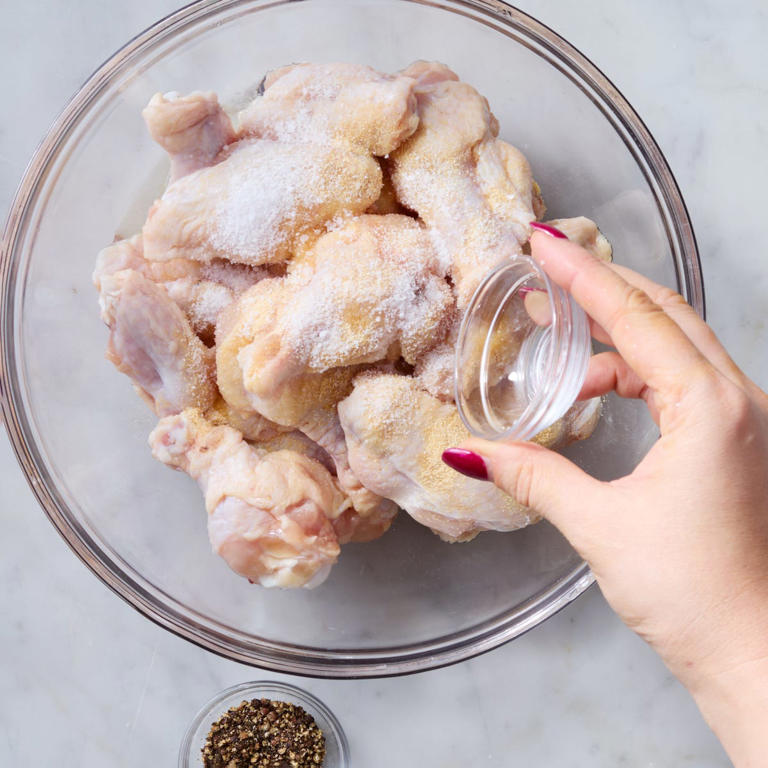 Here's How To Bake Your Wings & Get Them As Crispy As Possible