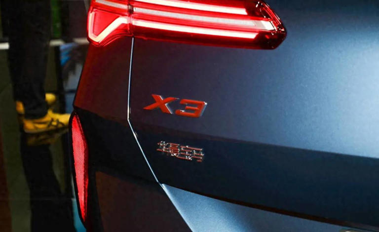 宝马X3L新车型来袭，豪华中型SUV市场能否再现蓝天白云魅力？