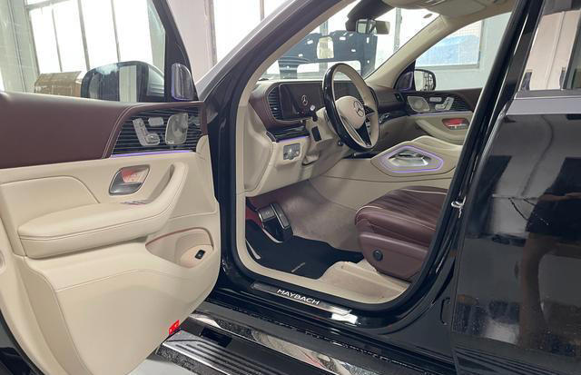 奔驰GLS450升级迈巴赫GLS600外观和内饰，艺术与奢华的完美结合！