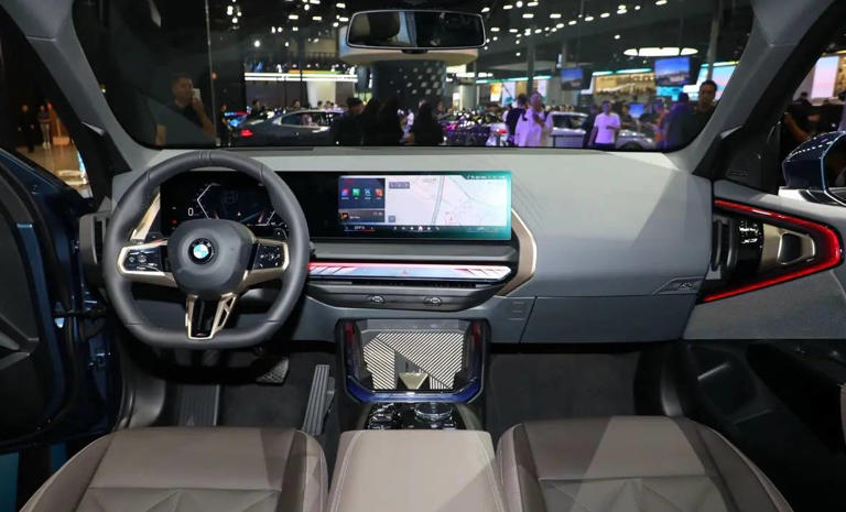 宝马X3L新车型来袭，豪华中型SUV市场能否再现蓝天白云魅力？