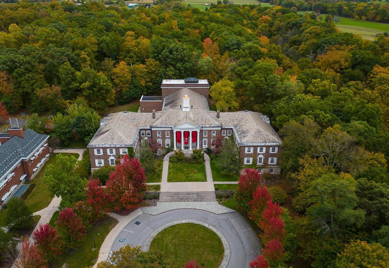 Wells College alumni groups present proposals for future campus use