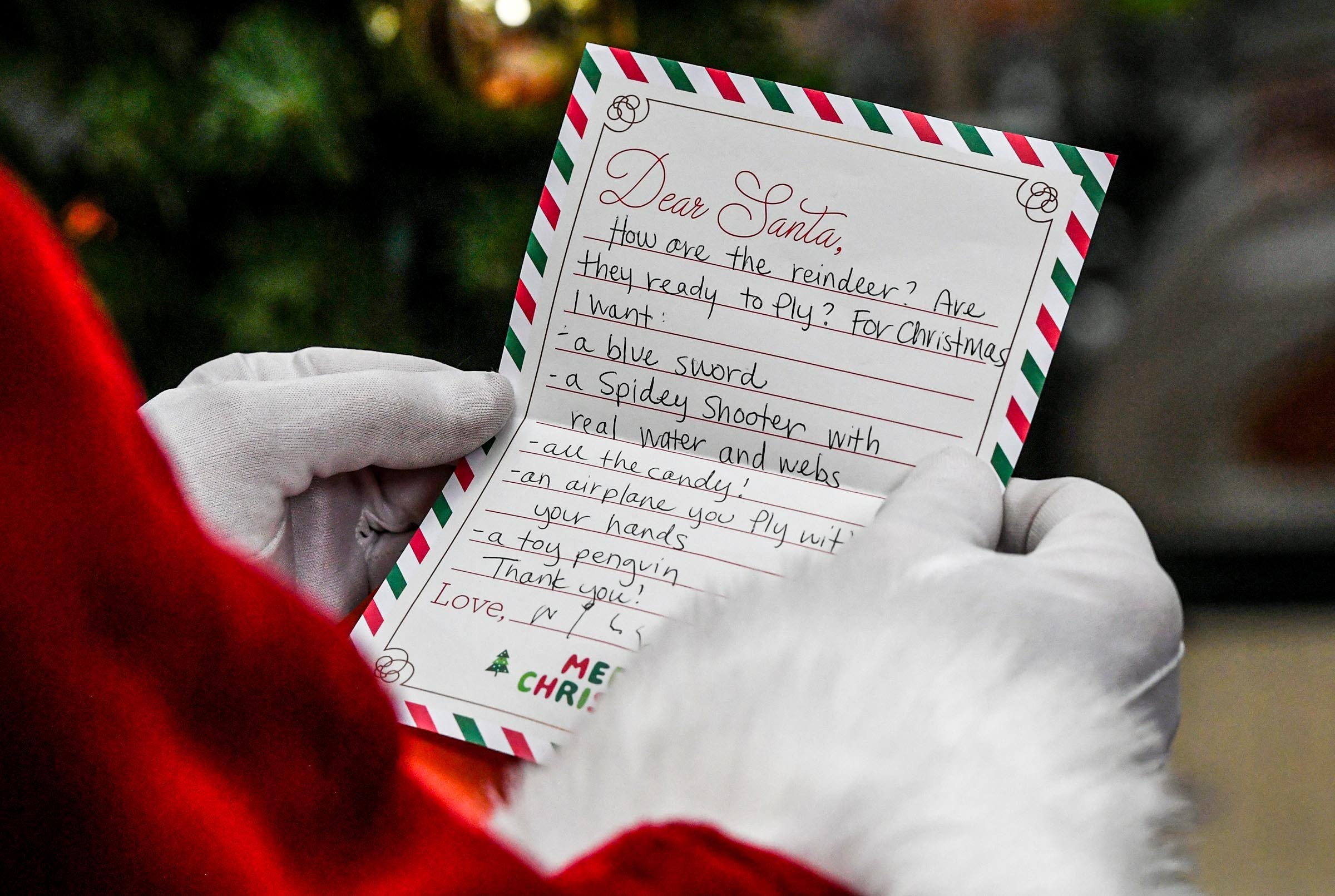 Still need to write to Santa Claus? Here's how to send a letter to the ...
