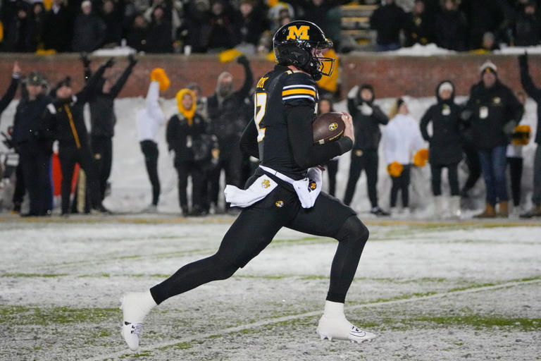 Missouri football right tackle Armand Membou declares for NFL Draft ...