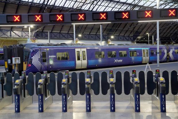 How fast do wind speeds need to be for trains to be cancelled in the UK?