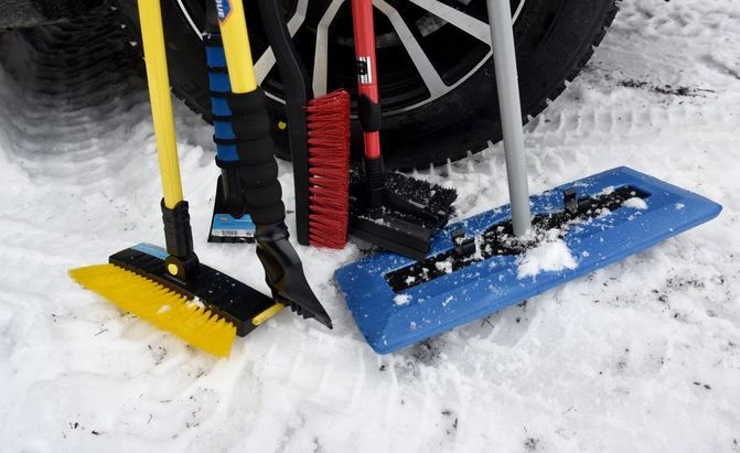 The Best Ice Scrapers and Snow Brushes